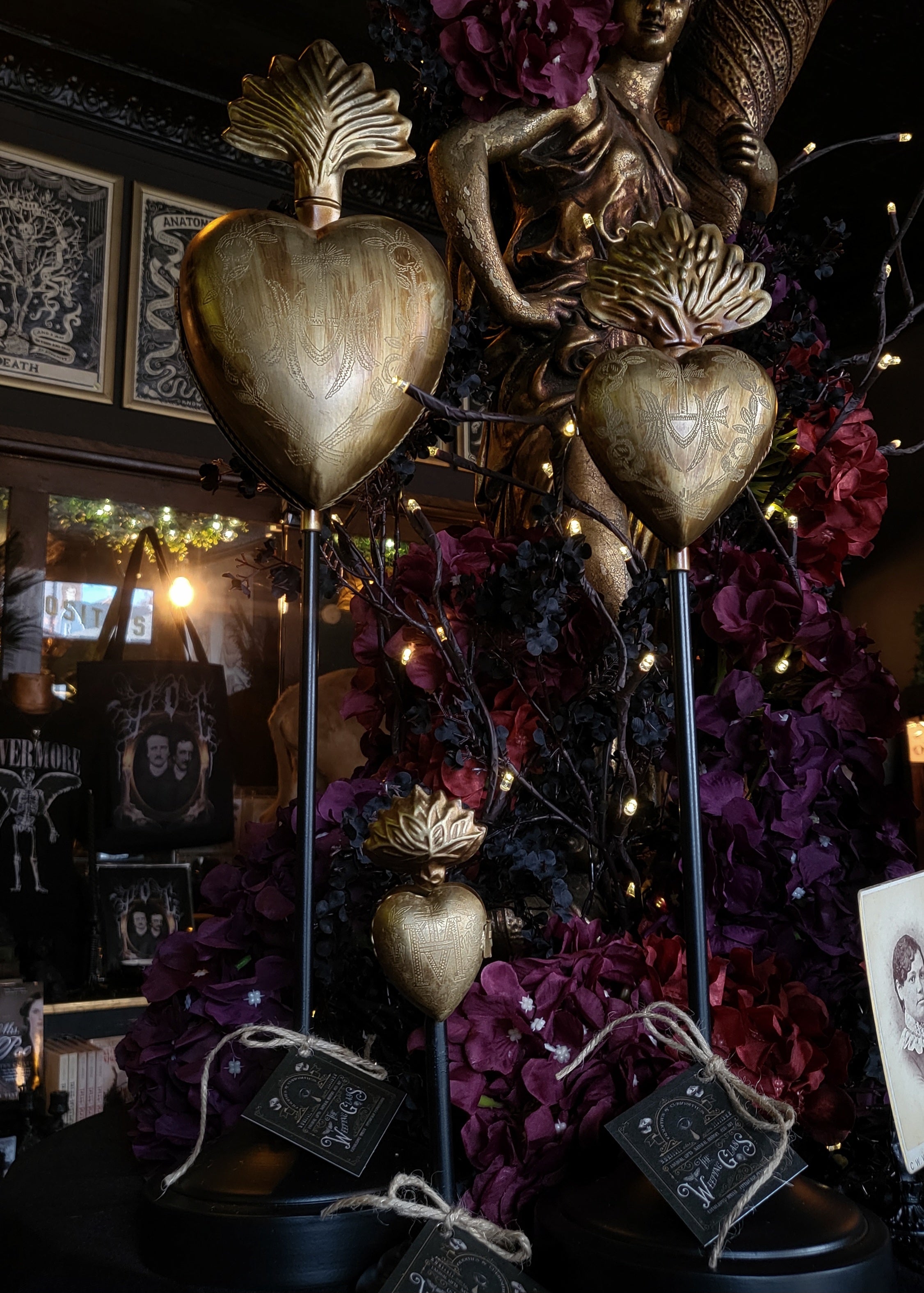 MM4-057 Standing Sacred Heart Box: Large | The Weeping Glass